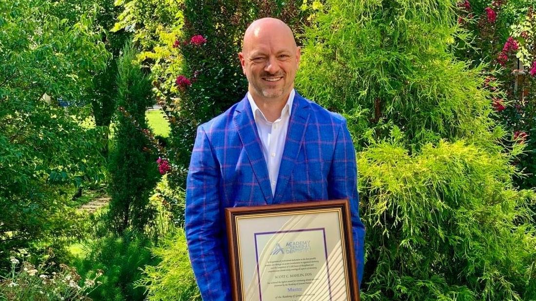 Dr. Mahlin Receives Mastership From the Academy of General Dentistry